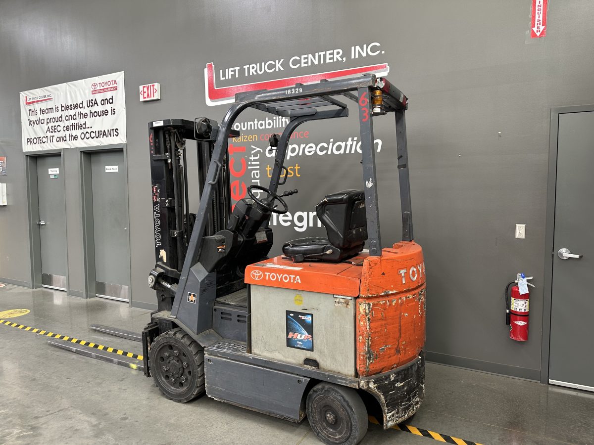 TOYOTA 5,000 LBS. CAPACITY ELECTRIC FORKLIFT - LTCenter